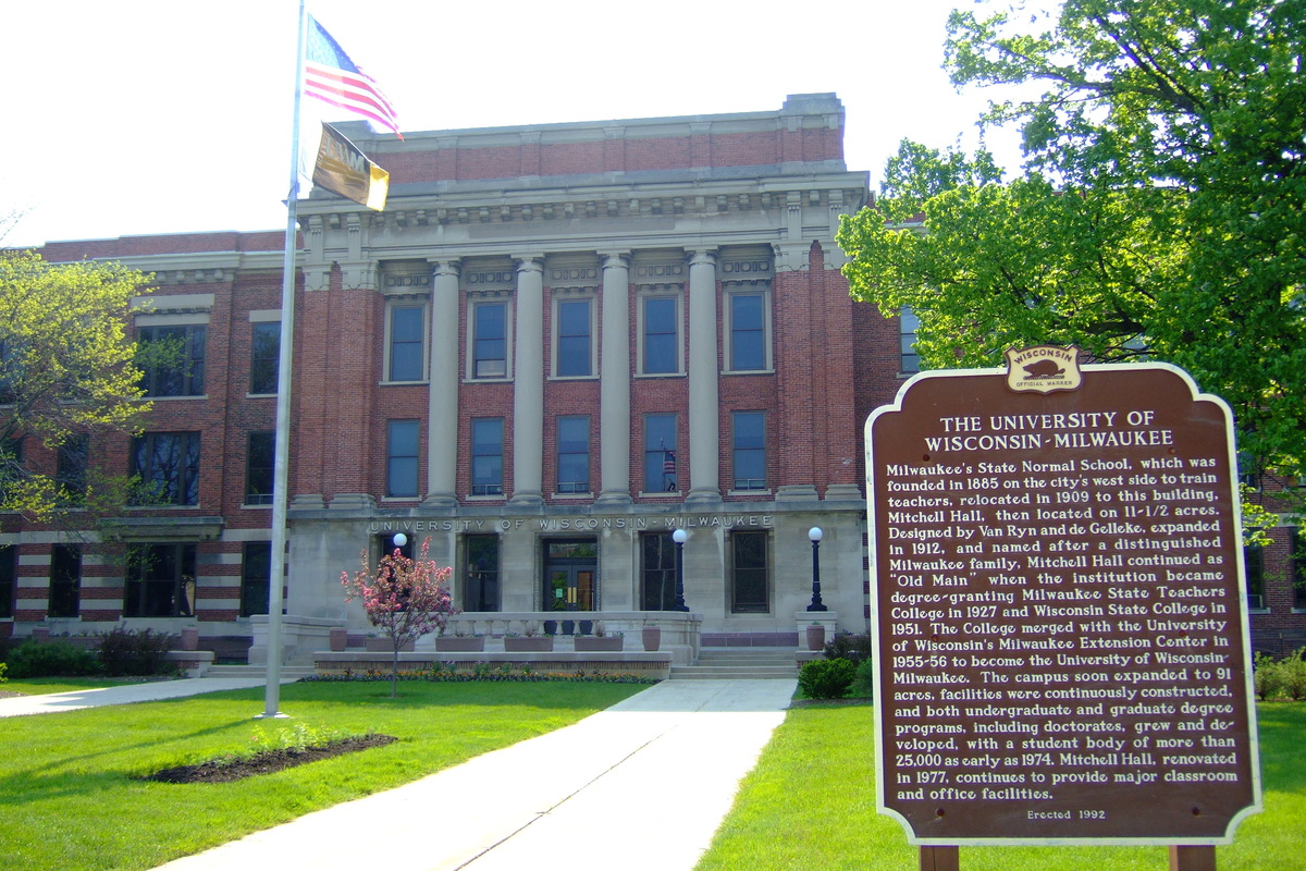 Best AI Schools in Wisconsin | Ask Christy